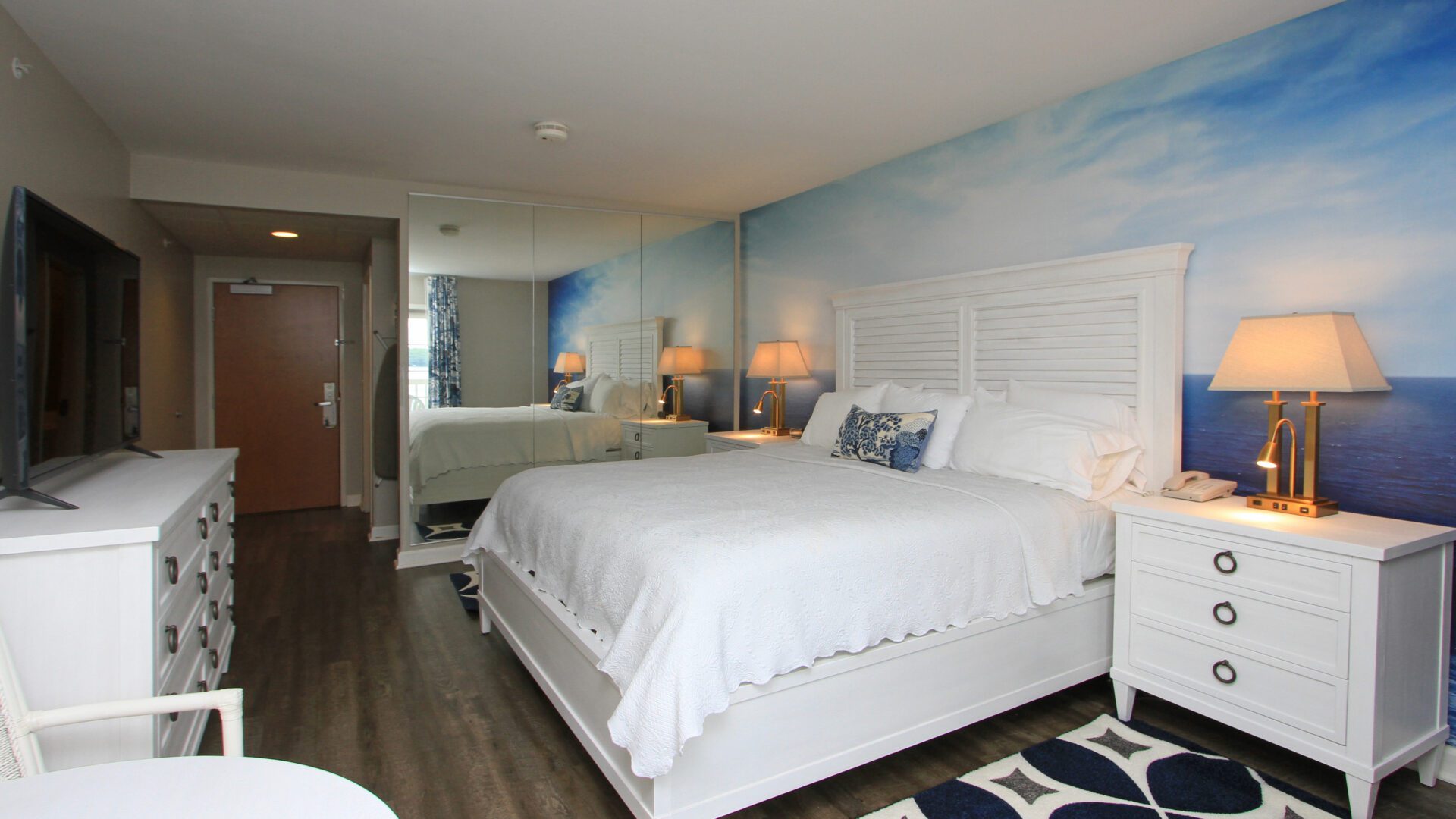 Hotels in Shelbyville MI - Gun Lake Michigan Lodging | Bay Pointe