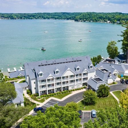 Bay Pointe | Michigan Lake Vacations - Gun Lake Resort