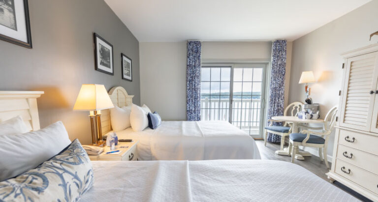 Bay Pointe Inn – Bay Pointe