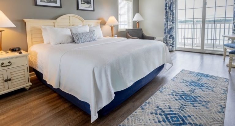 Bay Pointe Inn – Bay Pointe